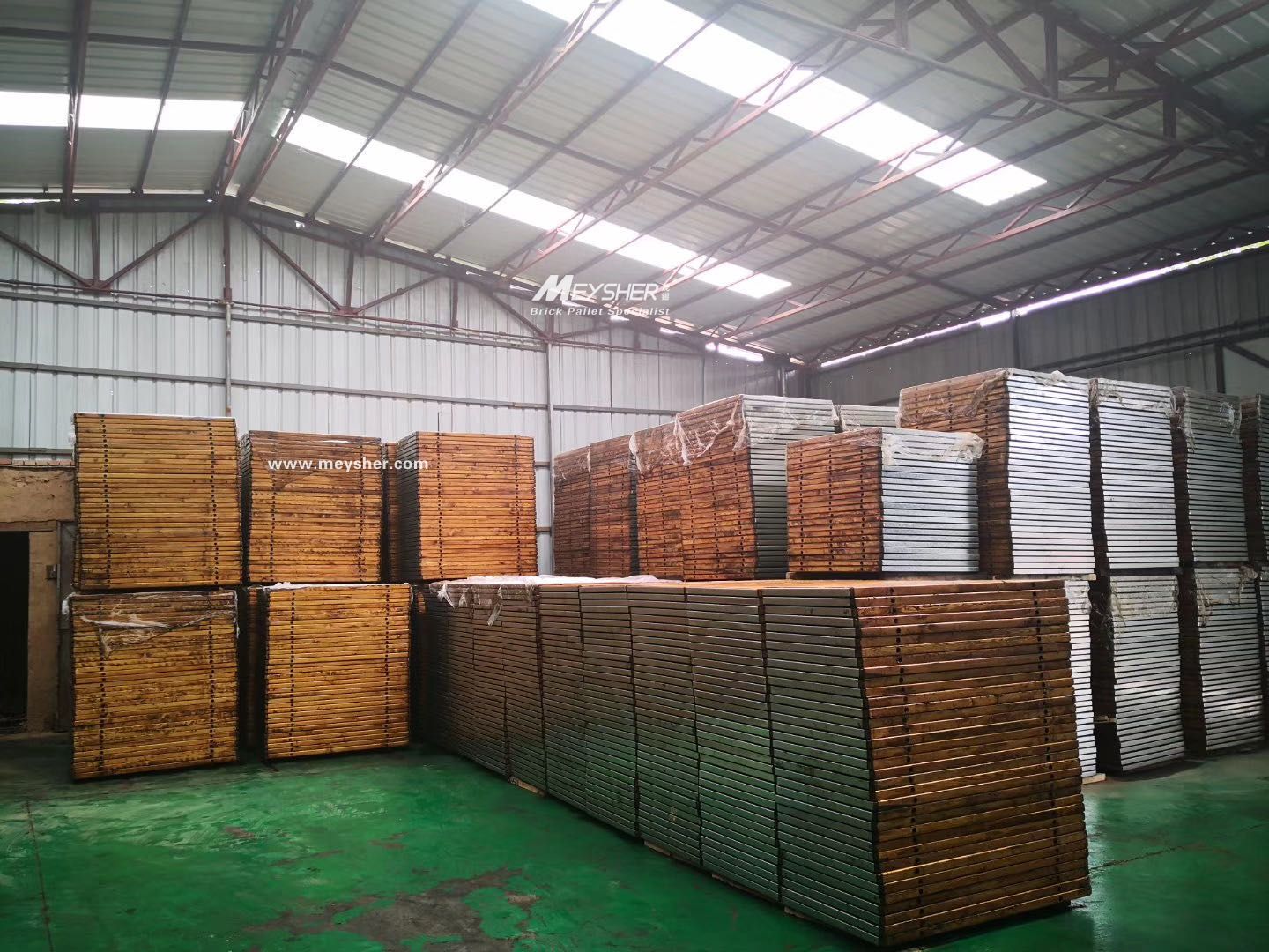 Solid Wood Pallet - PALLETS - GMT pallet,GMT plastic pallet,Composite ...