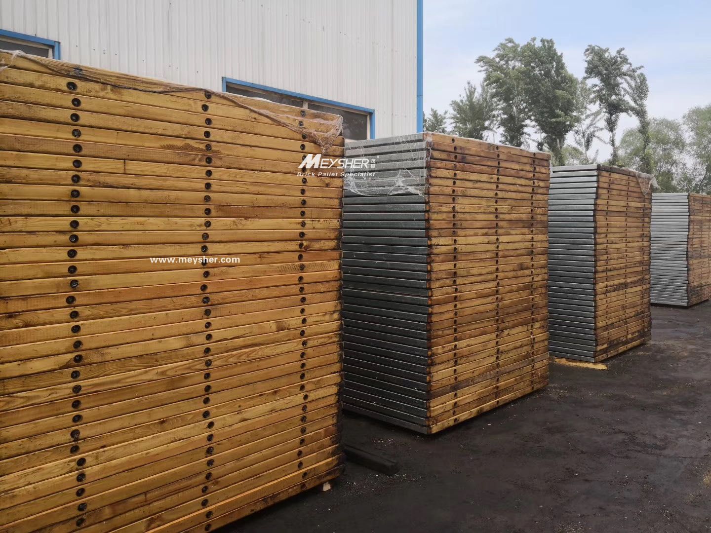 Solid Wood Pallet - PALLETS - GMT pallet,GMT plastic pallet,Composite ...